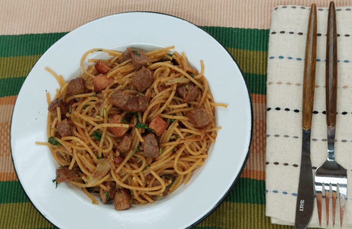 Macarrão de comitiva | É de Casa | Receitas