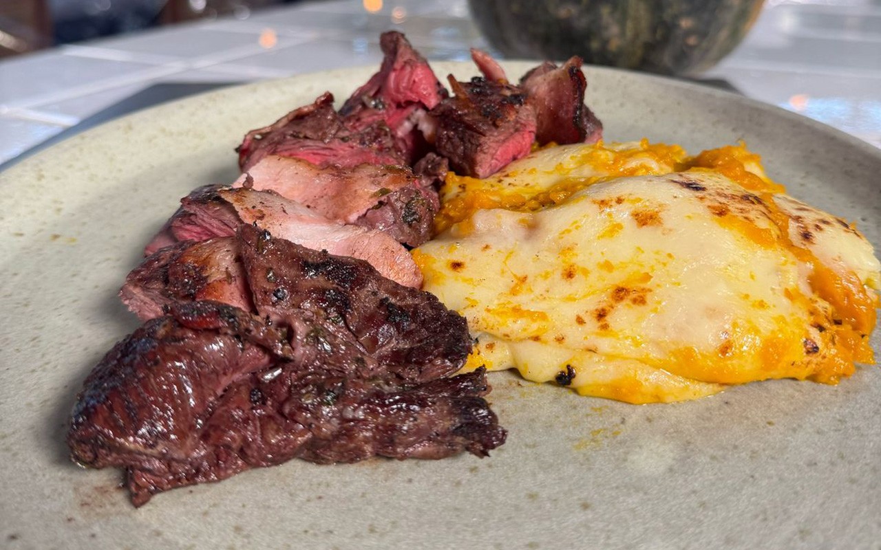 Fraldinha trançada com bacon e abóbora gratinada na casca | Receitas