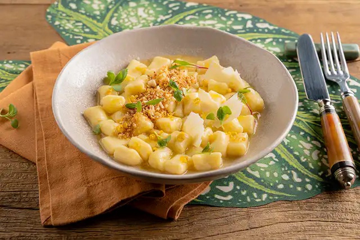 Nhoque com molho de limão