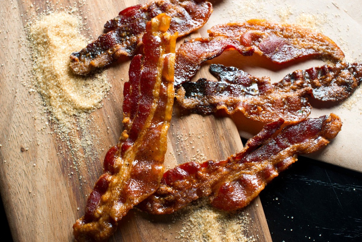 Fácil e delicioso: veja como fazer bacon caramelizado em casa | Estúdio ...