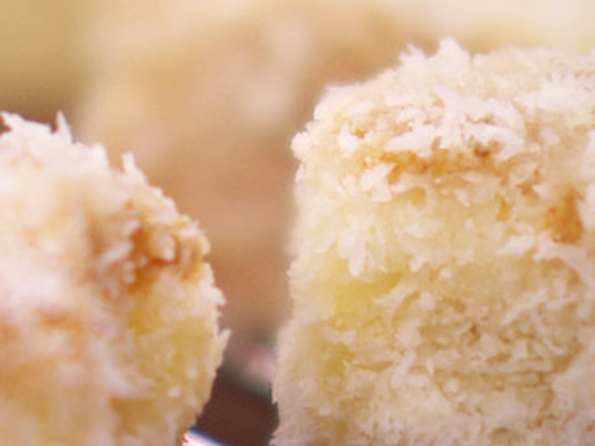 Bolinho de coco | Pães e salgados | Receitas